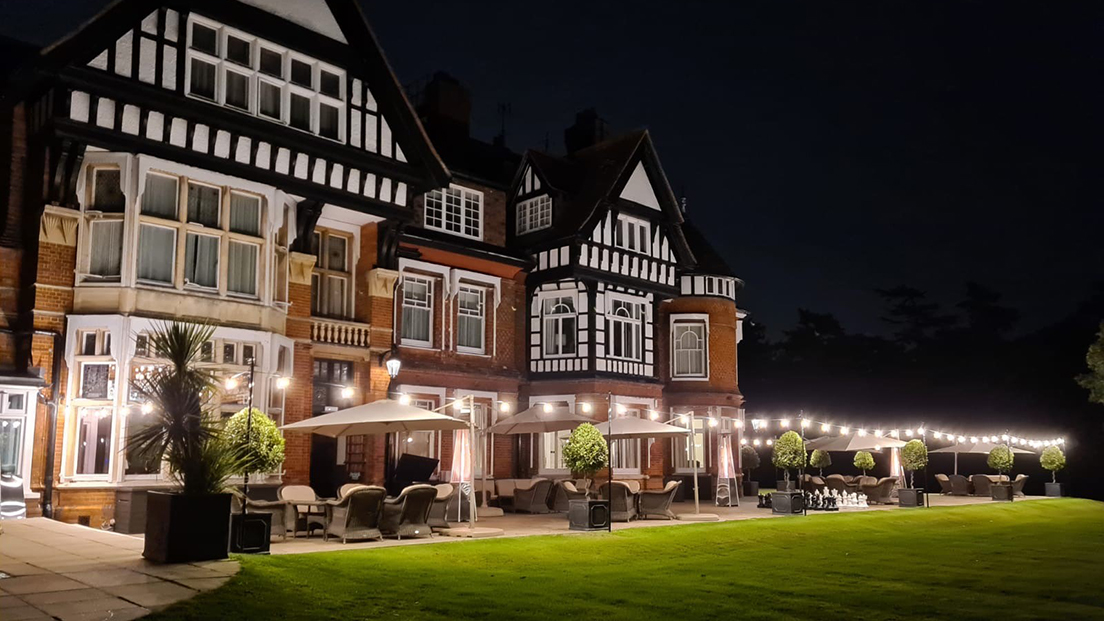 Alfresco Dining on The Terrace | Woodlands Park Hotel | Cobham, Surrey ...