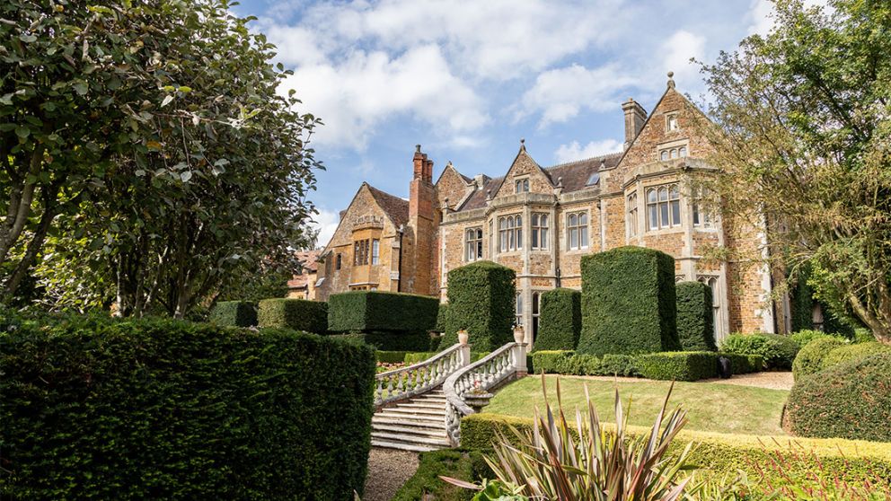 Luxury Wedding Venue Northamptonshire | Fawsley Hall Hotel